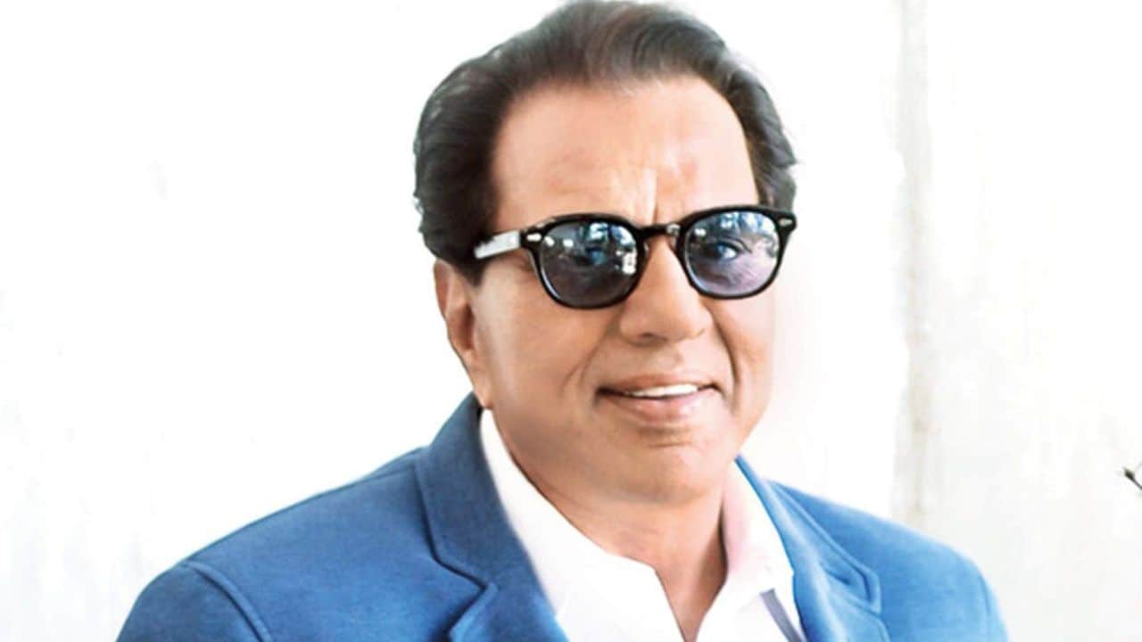 Dharmendra death updates: Fans break down in tears outside crematorium ...