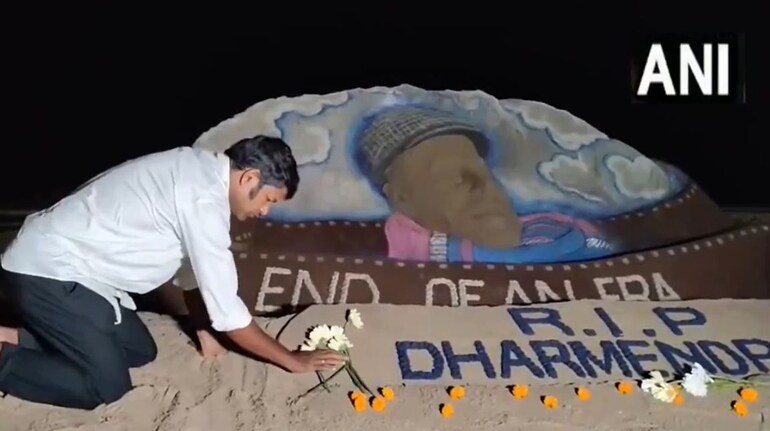 Sand artist Sudarsan Pattnaik creates five-foot sand art to pay tribute ...
