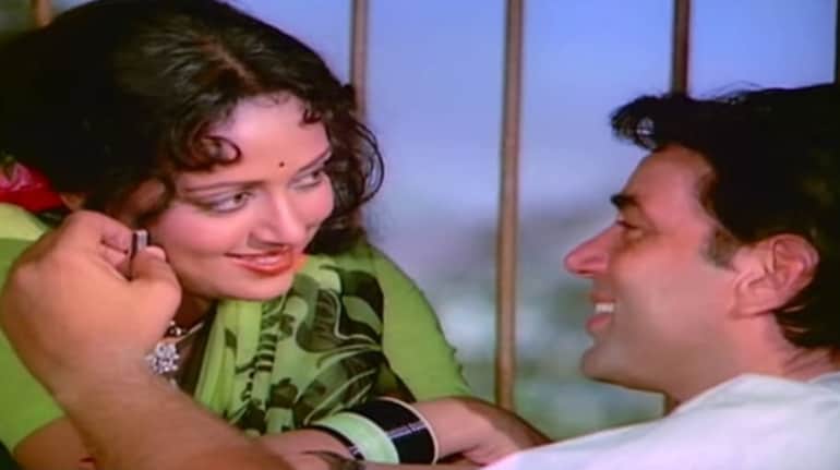 Hema Malini shares a throwback pic with husband Dharmendra from Kinara ...