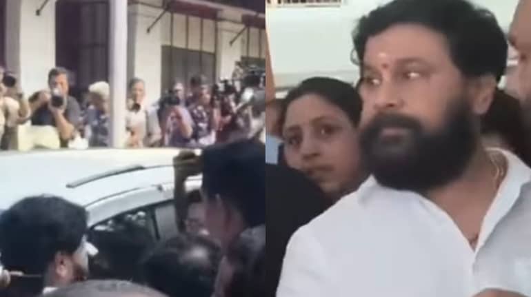 Dileep returns home to emotional welcome after acquittal; receives warm ...
