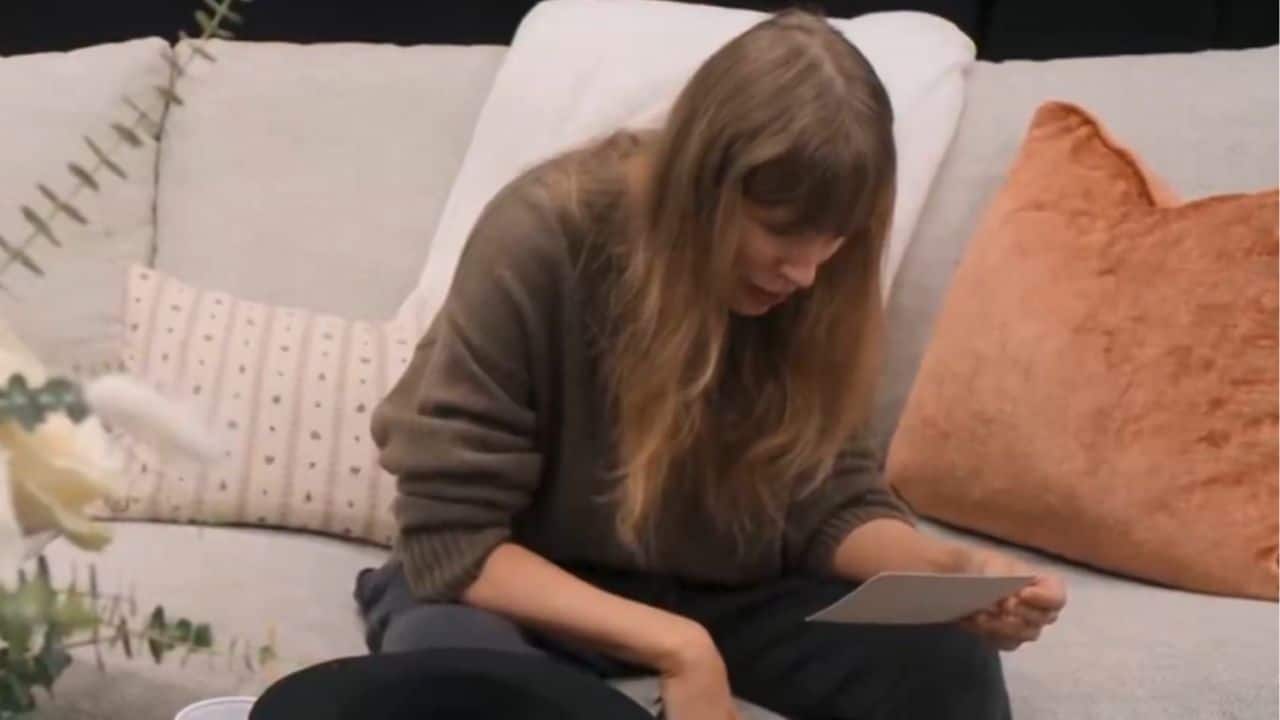 Taylor Swift moved by Travis Kelce’s love letter in ‘End of an Era ...