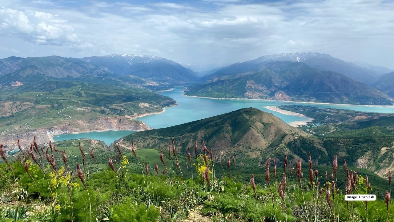 This one country has deserts, snowy mountains and ancient cities — and ...