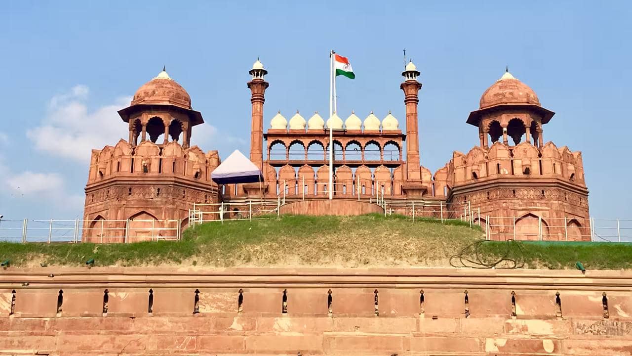 Red Fort set to get 150 CCTV cameras for heightened security post Delhi ...