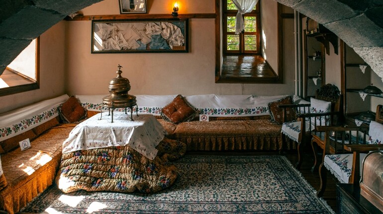 4 easy hacks to keep your home warm and cosy without a heater during ...