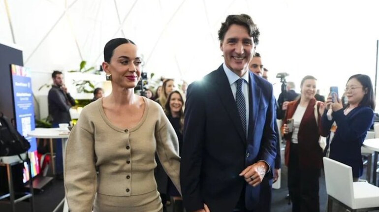 Katy Perry winks at boyfriend Justin Trudeau at the WEF Summit in Davos ...