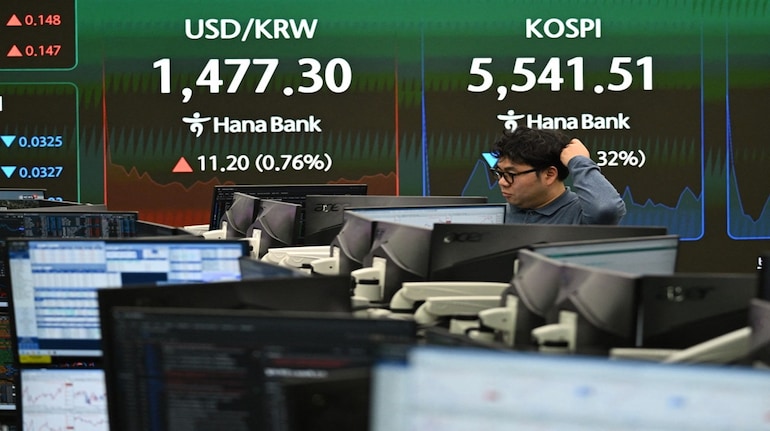 Asian stocks rise after chip-fueled global selloff