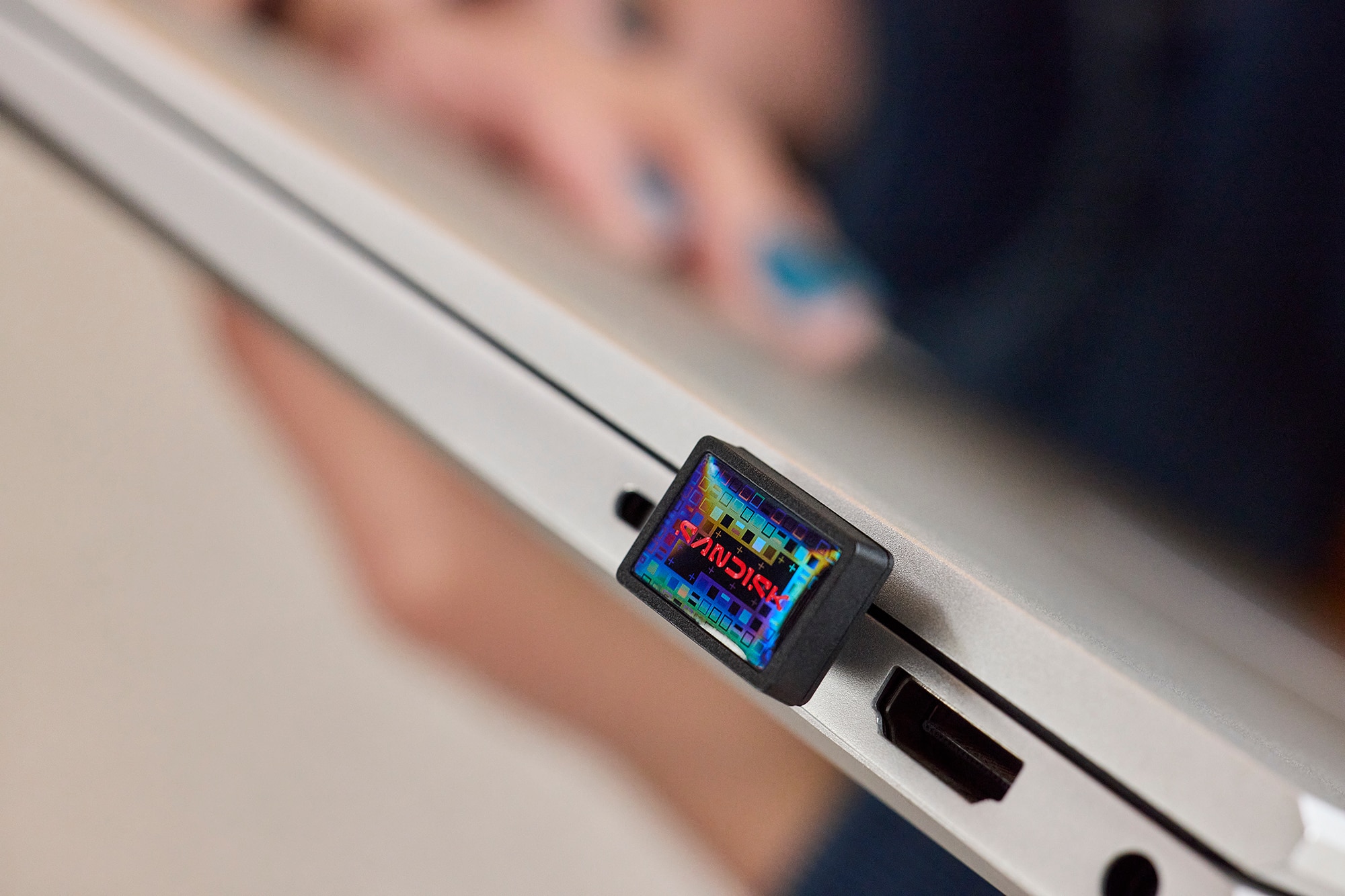 Sandisk launches Extreme Fit USB-C, world's smallest flash drive with ...