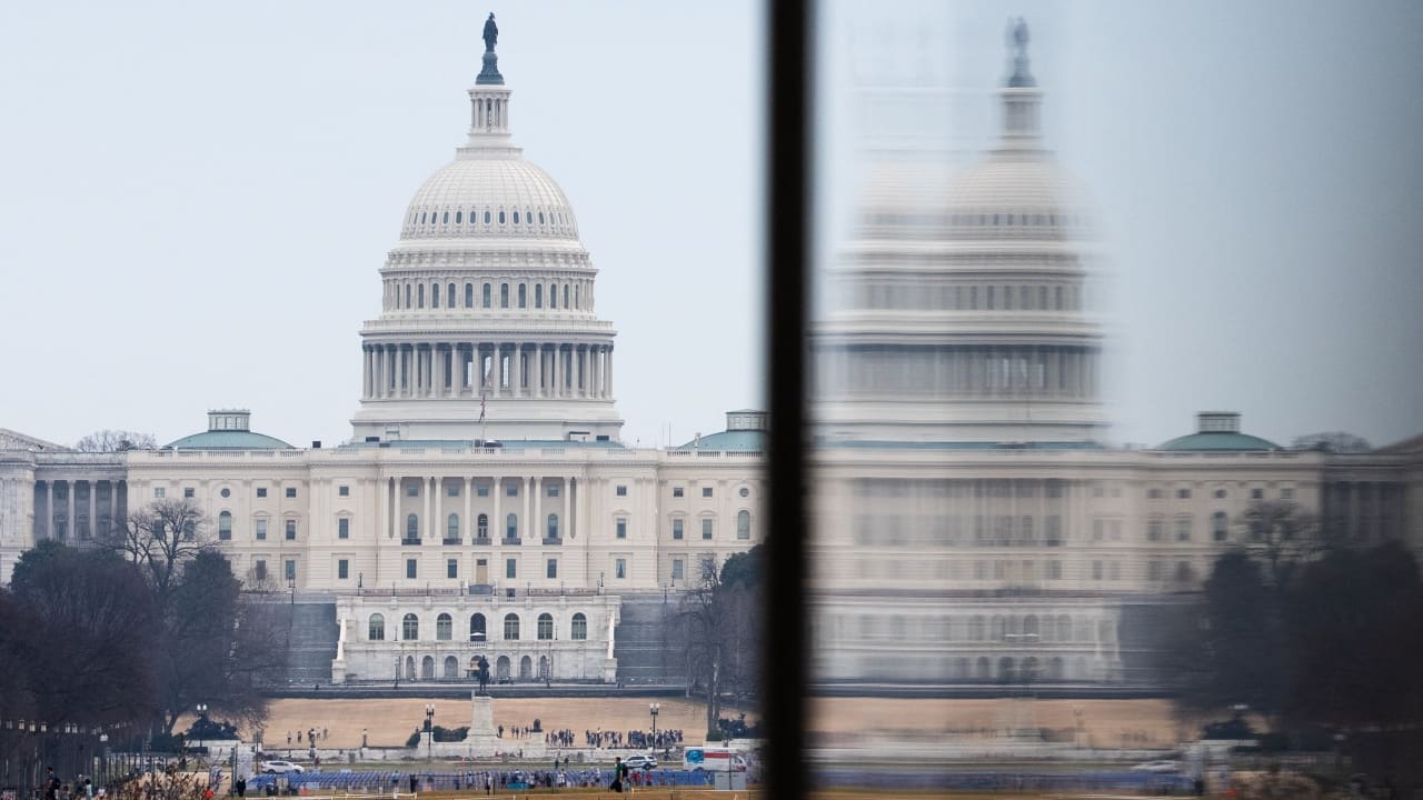 Security breach near White House as van crashes into barricade, driver ...