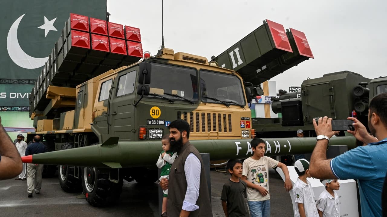 Pakistan sent 8,000 troops and fighter jets to Saudi Arabia while ...