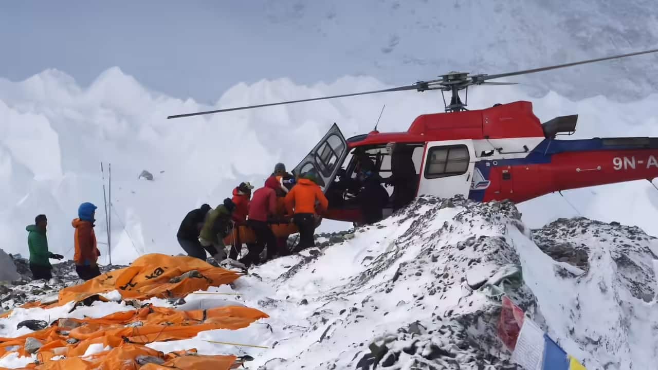 The Himalayan Scandal: Nepal sherpas ‘poison’ trekkers at Mount Everest ...