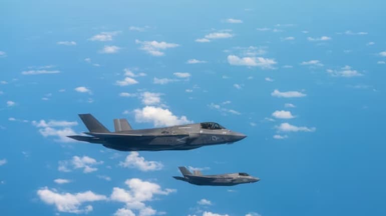 US, Iran scramble to locate missing pilot after American fighter jet ...