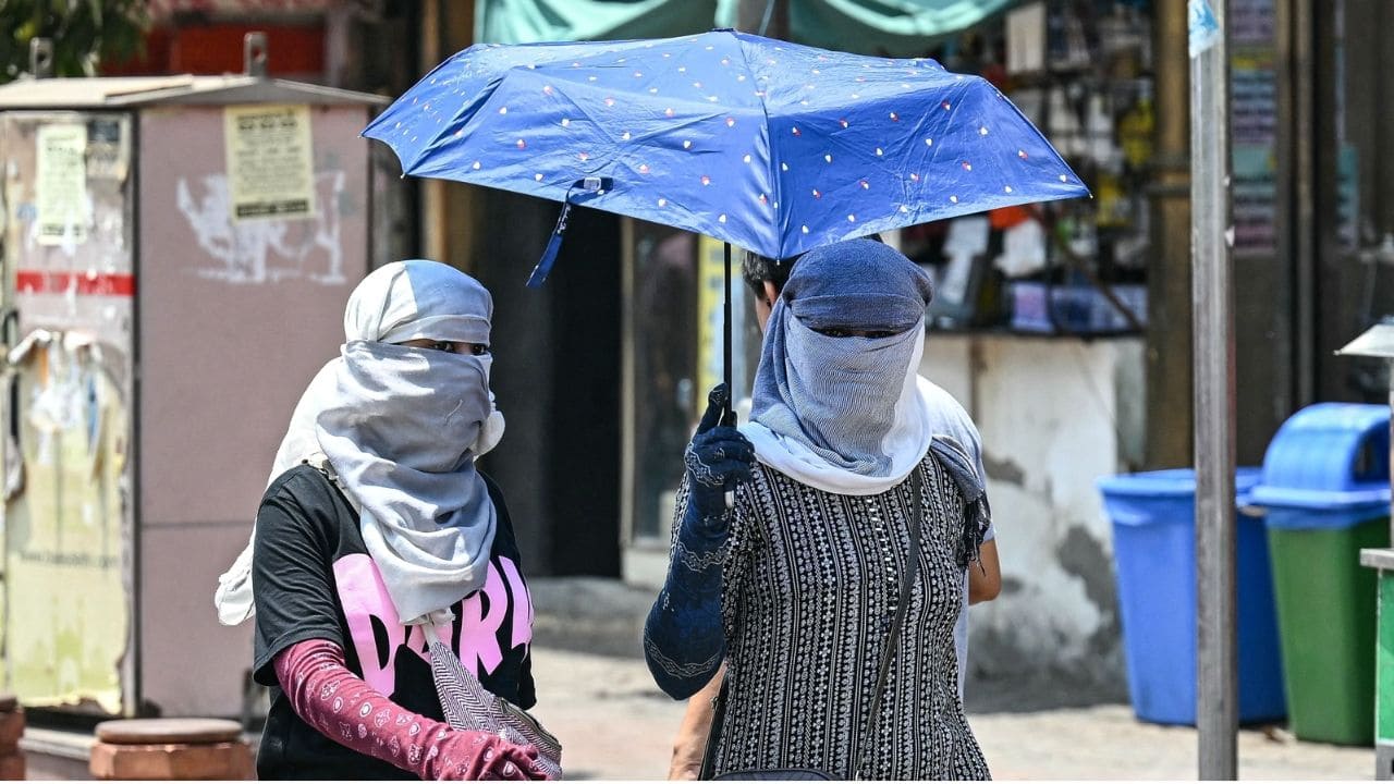 Delhi Weather: Delhi on yellow alert today as IMD warns of heavy rain ...