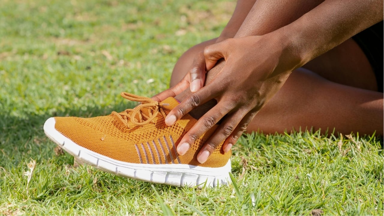 How to prevent sports injuries: Strong muscles, correct posture, proper ...