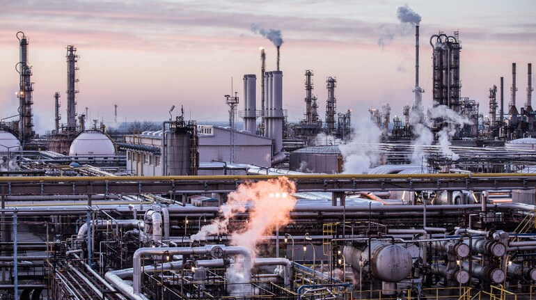 Europe energy traders brace for 21-hour day as volatility surges