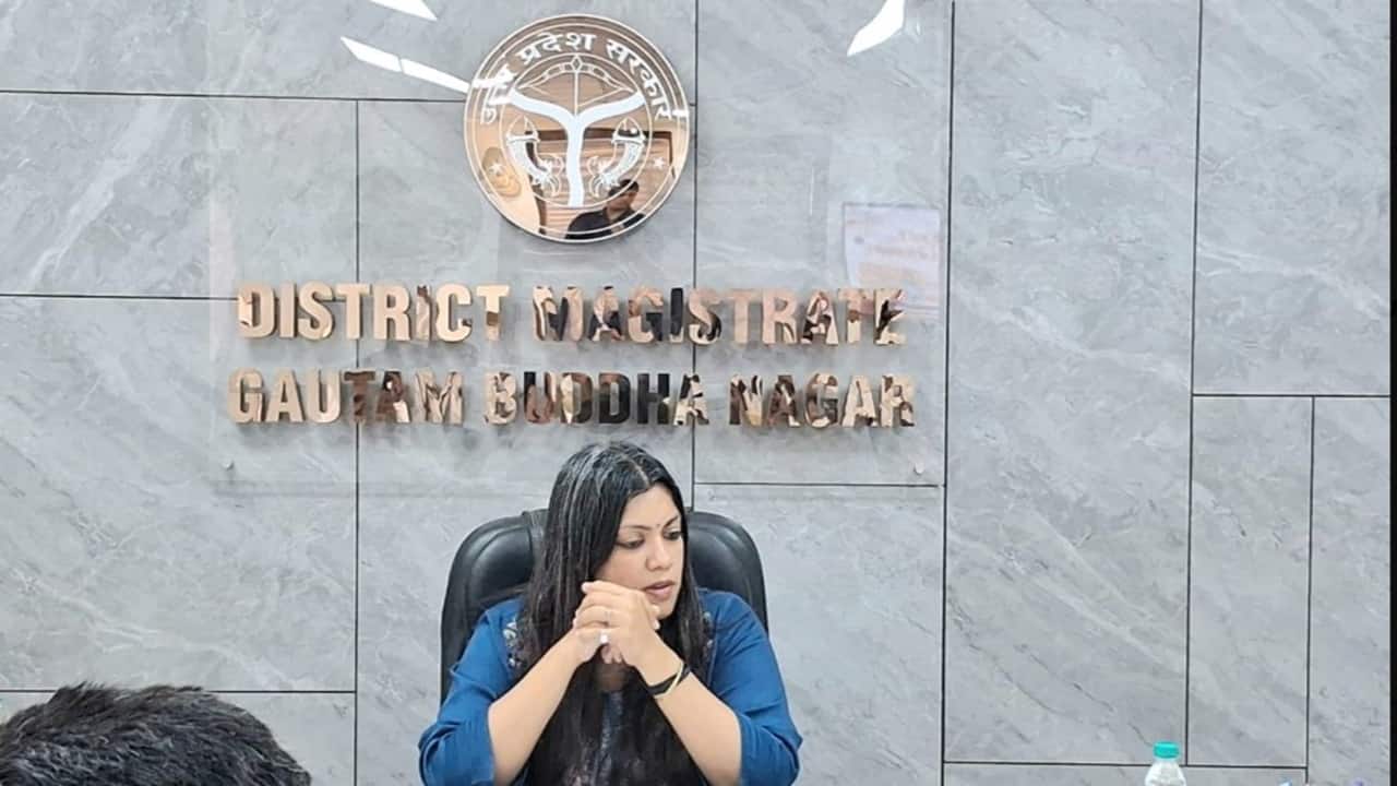 Who is Medha Roopam, Noida DM and daughter of CEC Gyanesh Kumar in ...