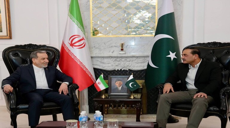 Iran's Foreign Minister Abbas Araghchi meets Asim Munir in Islamabad as ...