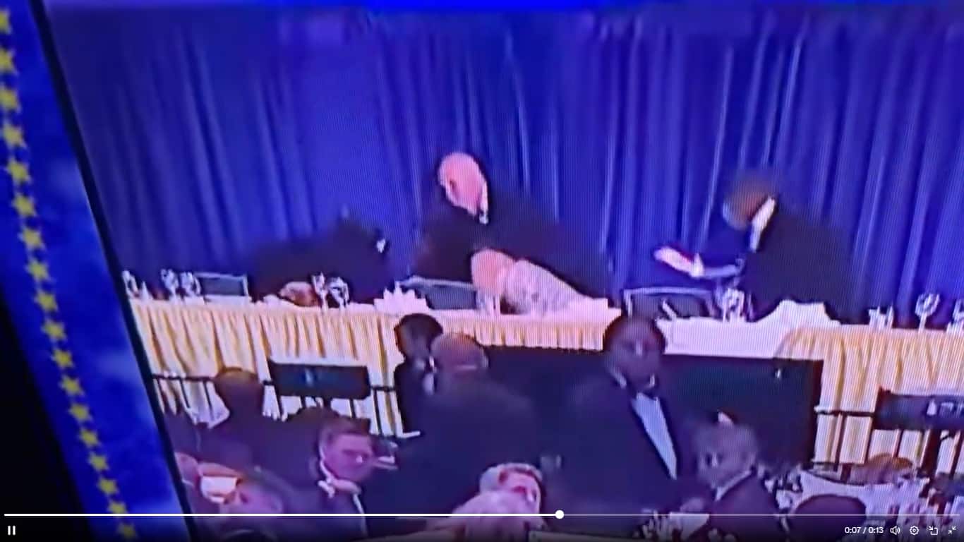 Trump falls while being escorted out after White House dinner gun scare ...