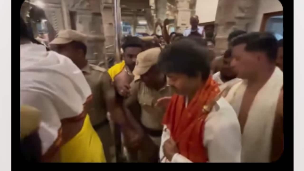 Thalapathy Vijay offers prayers at Thiruchendur temple ahead of ...