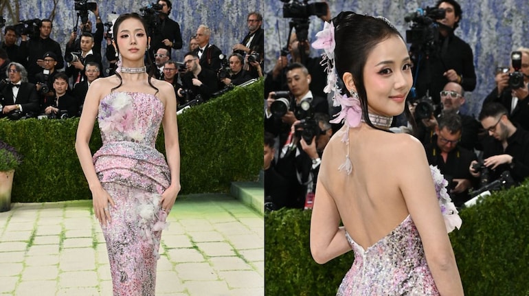Blackpink's Jisoo makes Met Gala debut in a Dior pink couture gown ...