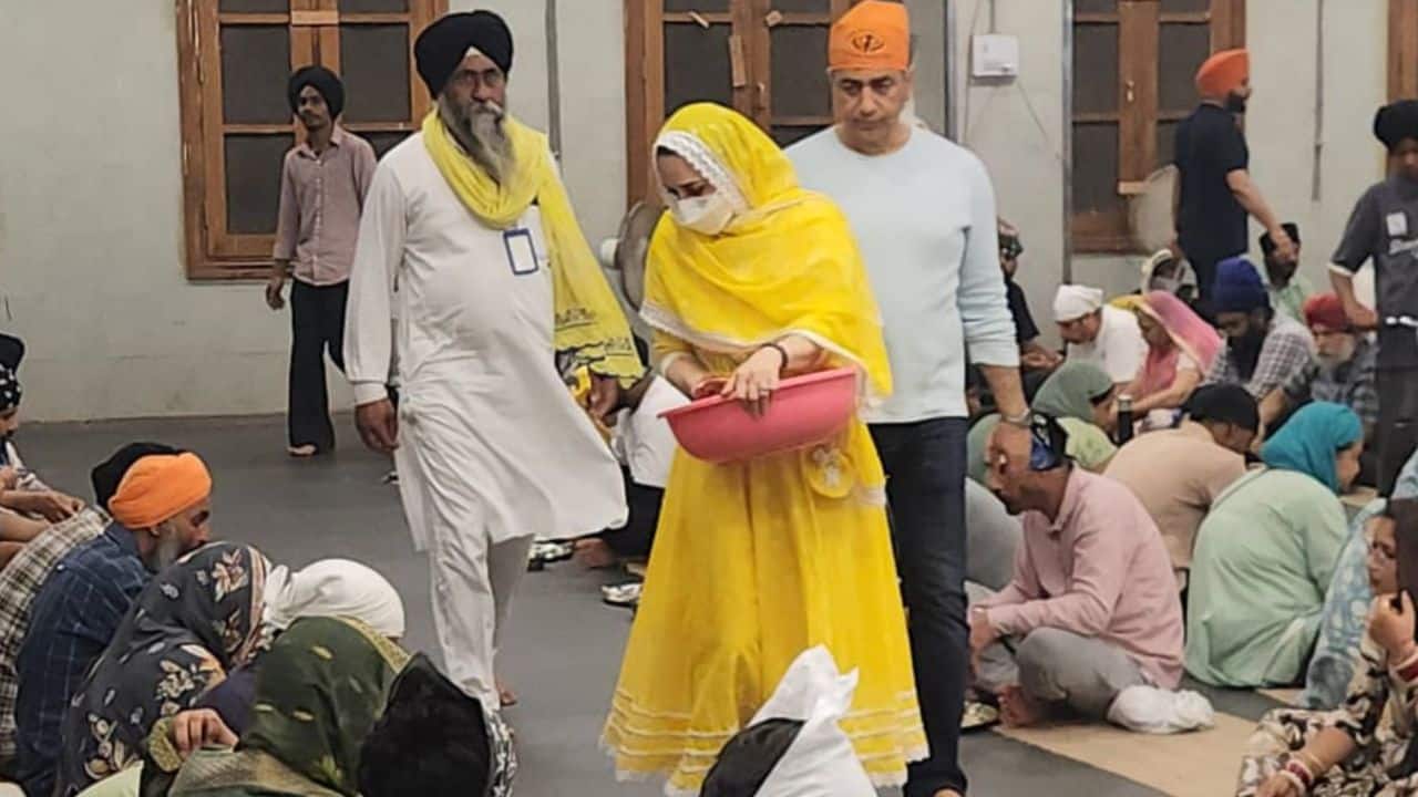 Preity Zinta Performs Sewa at Golden Temple and seeks blessings amid ...