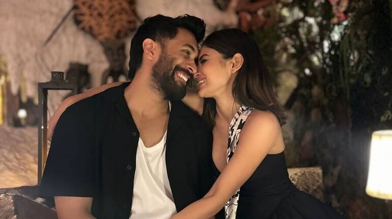 Mouni Roy and husband Suraj Nambiar spark divorce rumours after ...