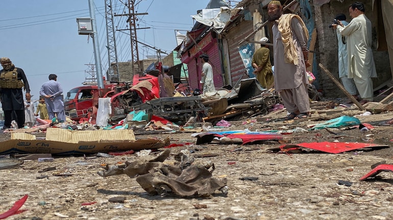 Bomb attack rocks northwest Pakistan, killing 9 and injuring dozens as ...