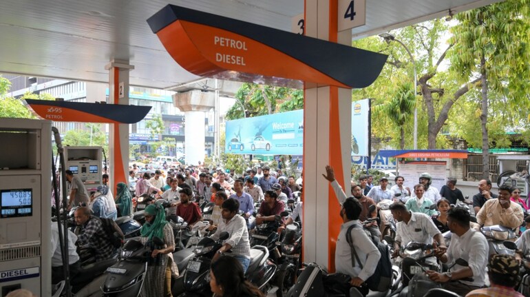Petrol costs Rs 110 in Kolkata after latest revision, Delhi just below ...