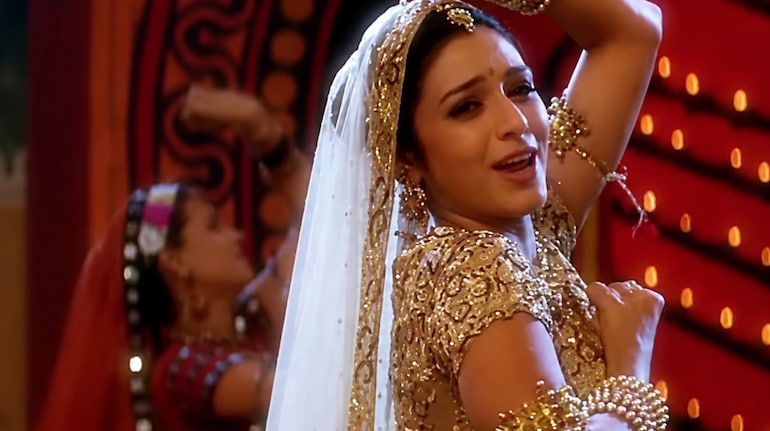 'Tabu gifted gold to Saroj Khan and money to 30 dancers after wrapping ...