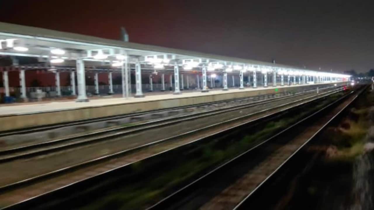 This is the largest railway platform in the world, Hint: PM Modi ...