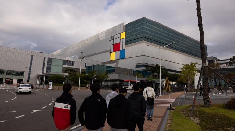 Samsung reaches tentative union deal, averting crippling strike