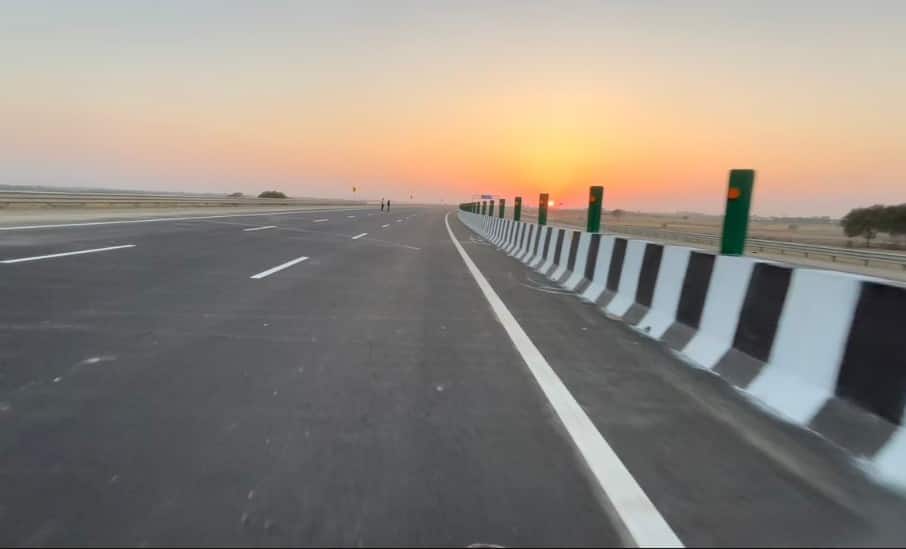 Lucknow-Kanpur Expressway to offer barrier-less, lane-free tolling; car ...