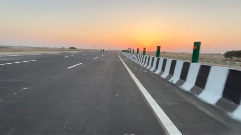 Lucknow-Kanpur Expressway to offer barrier-less, lane-free tolling; car ...