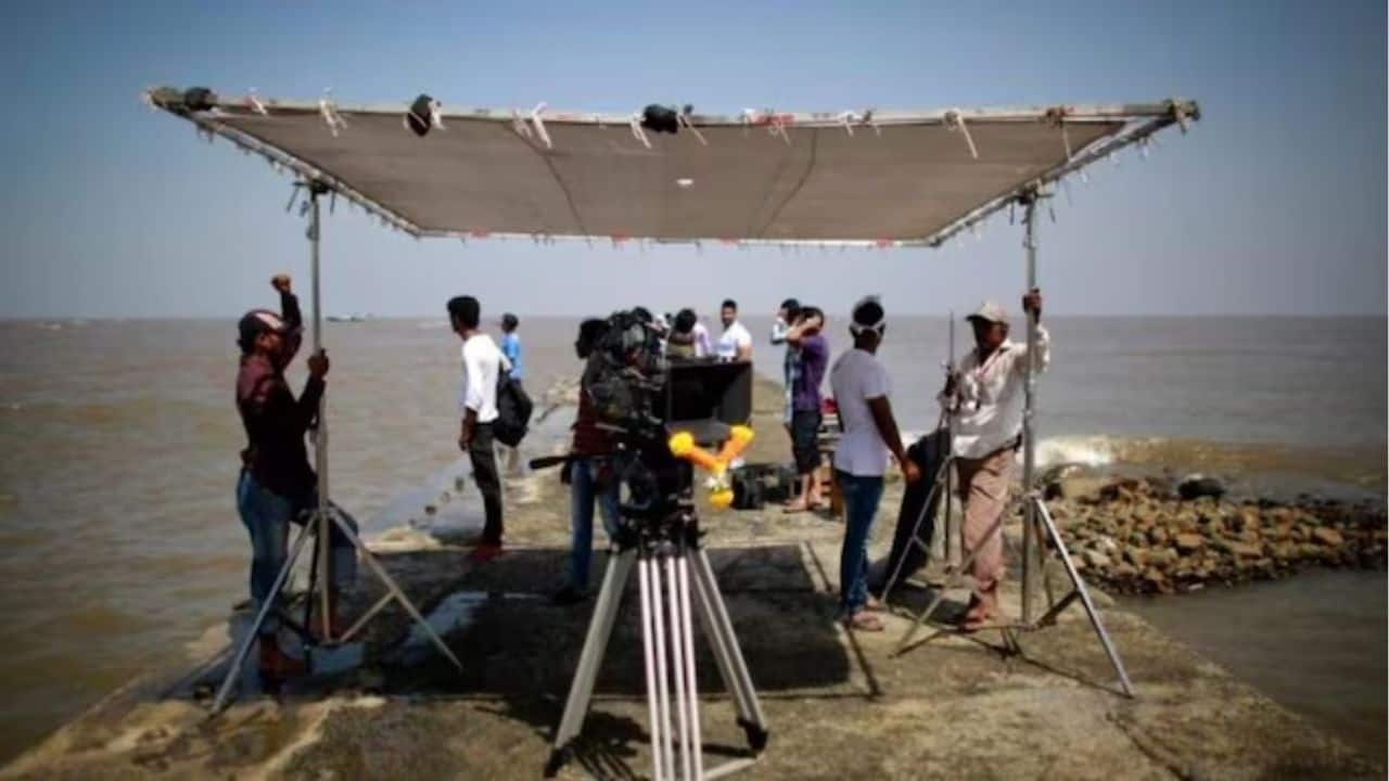 FWICE warns Bollywood could shut down: Spot Boys and crew facing 20 ...
