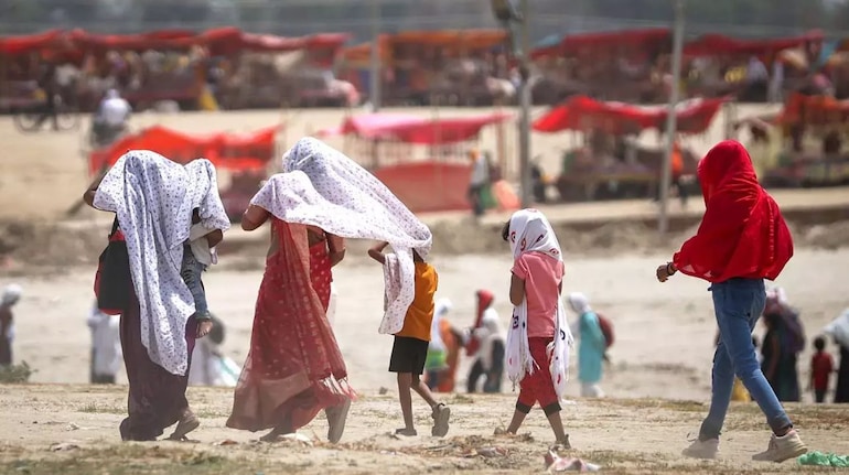 Bihar sizzles in heatwave, Patna among 10 places with temperature over ...