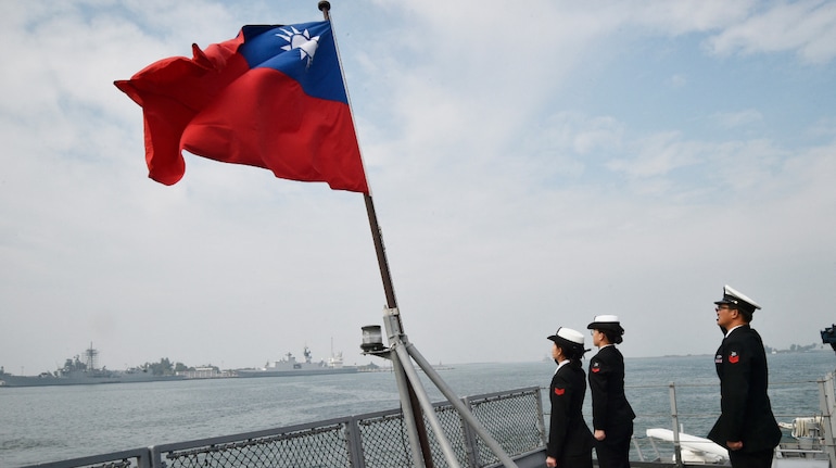 China escalates patrols near Taiwan over Japan-Philippines talks