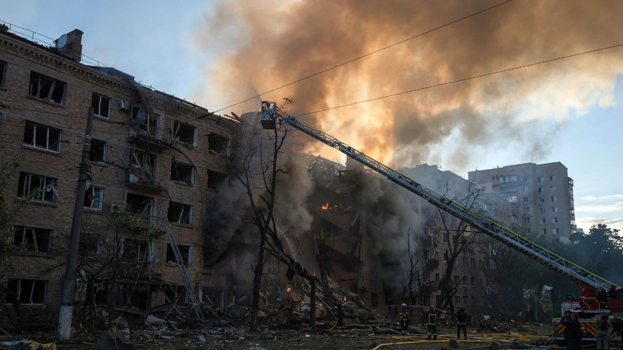 Russia confirms launching nuclear-capable Oreshnik missile strike on on ...