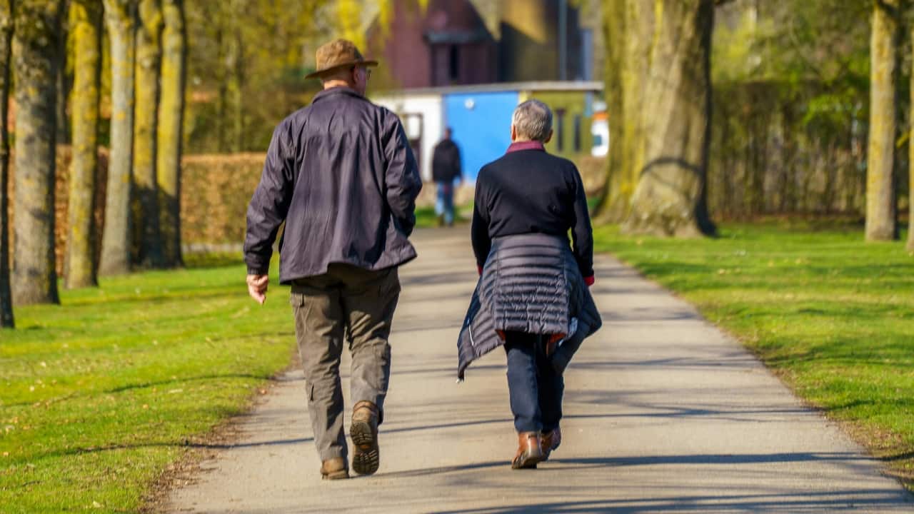 Why doctors recommend walking 10,000 steps every day, 8 benefits to ...