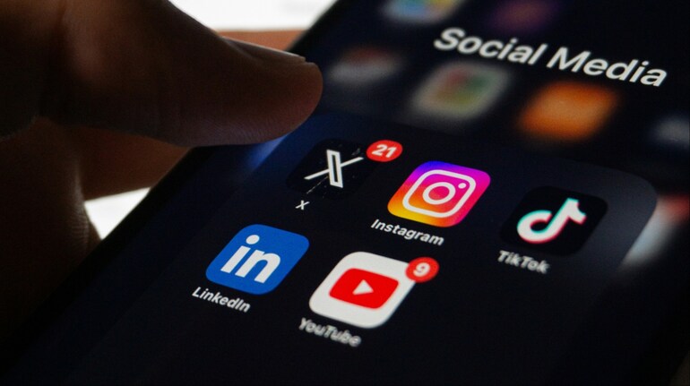 UK to announce social media ban for teens this week, Nandy says