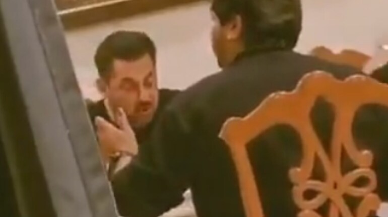 Salman Khan's private dinner video goes viral, fans express anger, say ...