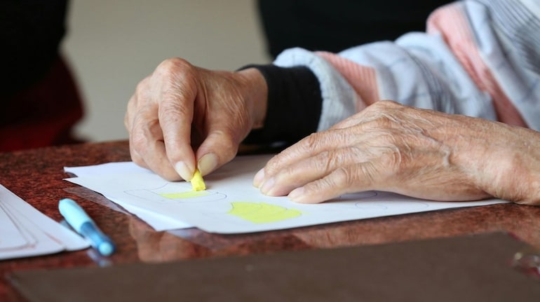 Dementia, memory loss: This simple spray could restore fading memories ...