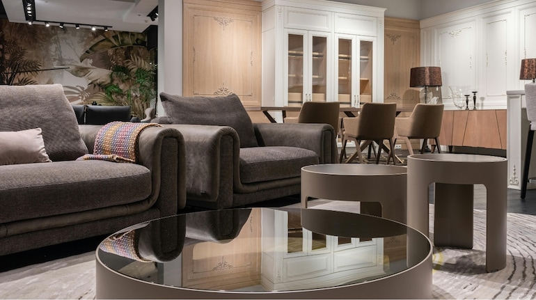 4 mistakes that ruin the look of your room: Matching furniture sets is ...