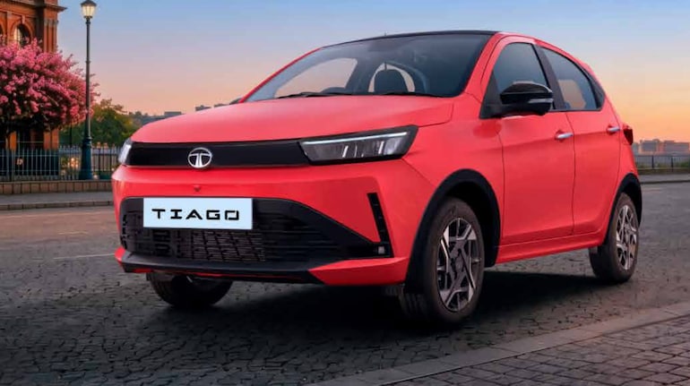 Tata Tiago facelift 2026 gets dual wireless charger, 360-degree camera ...