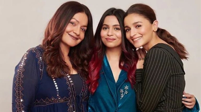 Pooja Bhatt calls Alia Bhatt an “upgraded version” of herself, praises ...