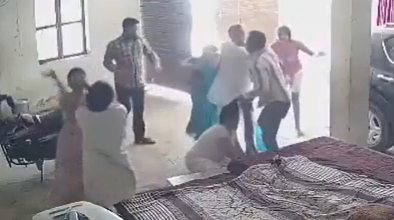 Sawajwadi Party leader dragged by hair, brutally thrashed at UP home ...