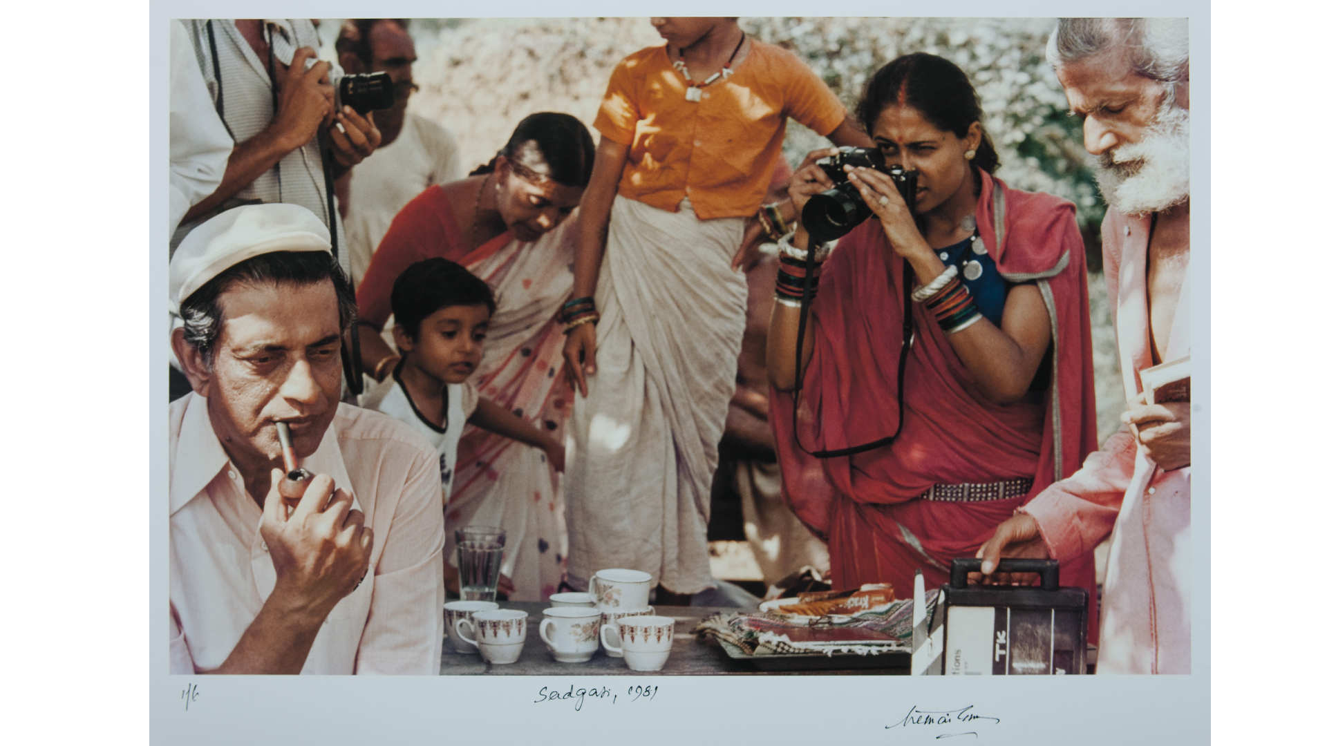 Satyajit Ray photos: Nemai Ghosh’s colour photographs of Satyajit Ray ...