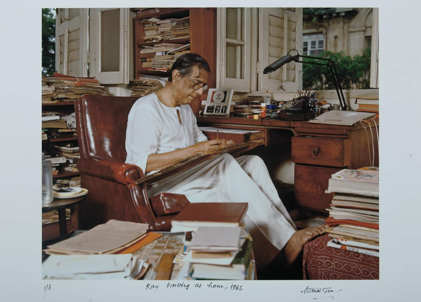 Satyajit Ray photos: Nemai Ghosh’s colour photographs of Satyajit Ray ...