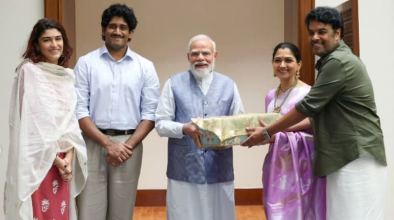 Khushbu Sundar meets PM Narendra Modi in Delhi, invites him to daughter ...