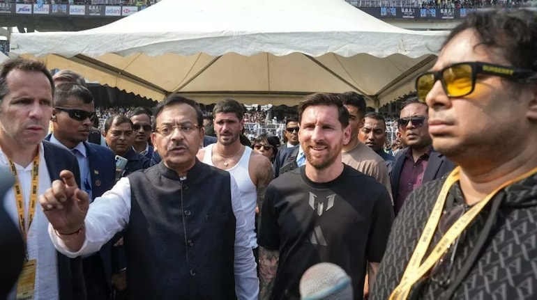FIR filed against ex-Bengal minister Aroop Biswas in Messi Kolkata ...