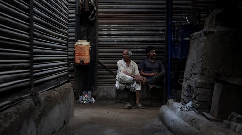 Water, gas and electricity shortages: Why Pakistan’s financial capital ...