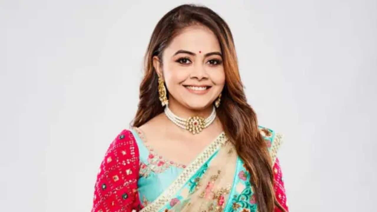 Devoleena Bhattacharjee reacts to viral video of man throwing meat to ...